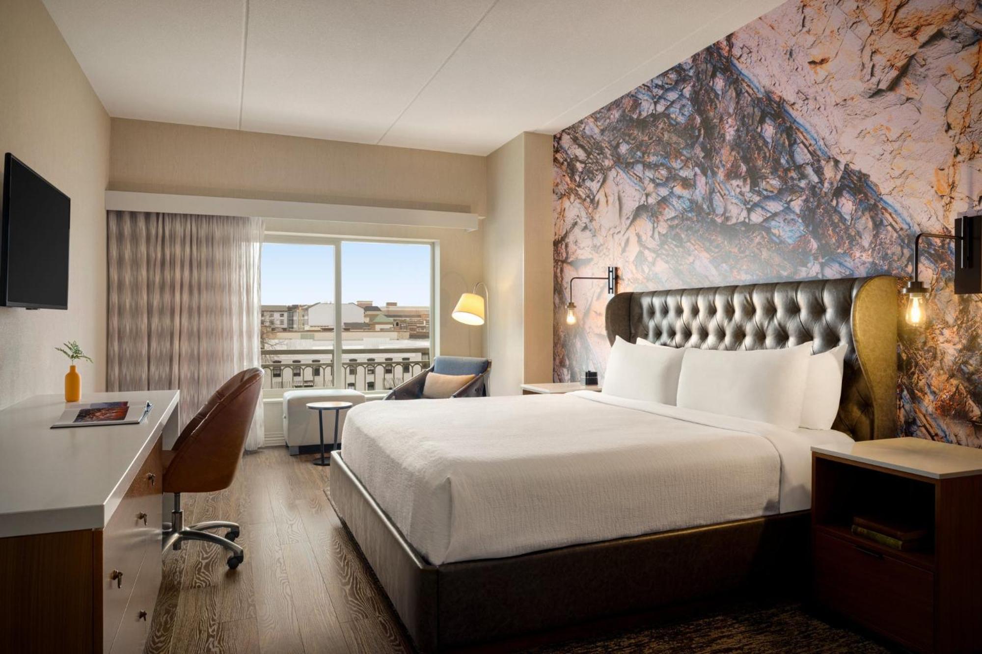 HOTEL INDIGO NAPERVILLE RIVERWALK BY IHG, NAPERVILLE
