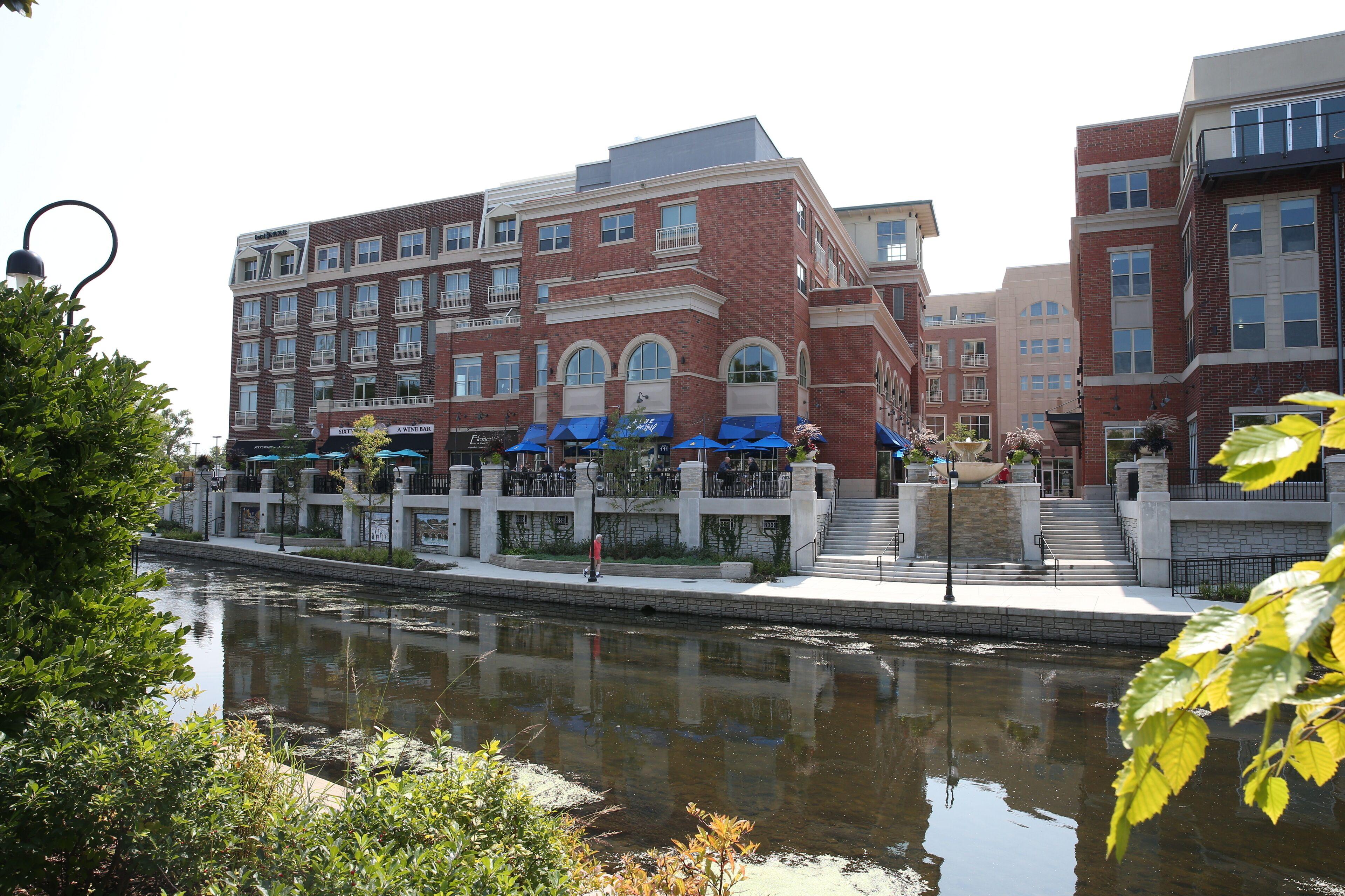 HOTEL INDIGO NAPERVILLE RIVERWALK BY IHG, NAPERVILLE